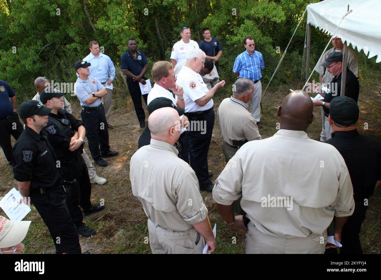 Full scale exercise hi-res stock photography and images - Alamy