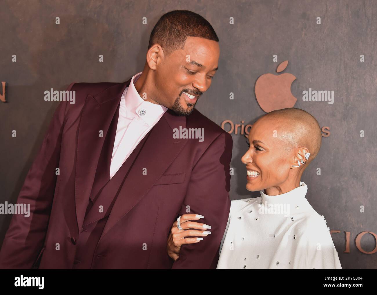 Will Smith and Jada Pinkett Smith walking the red carpet at the ...