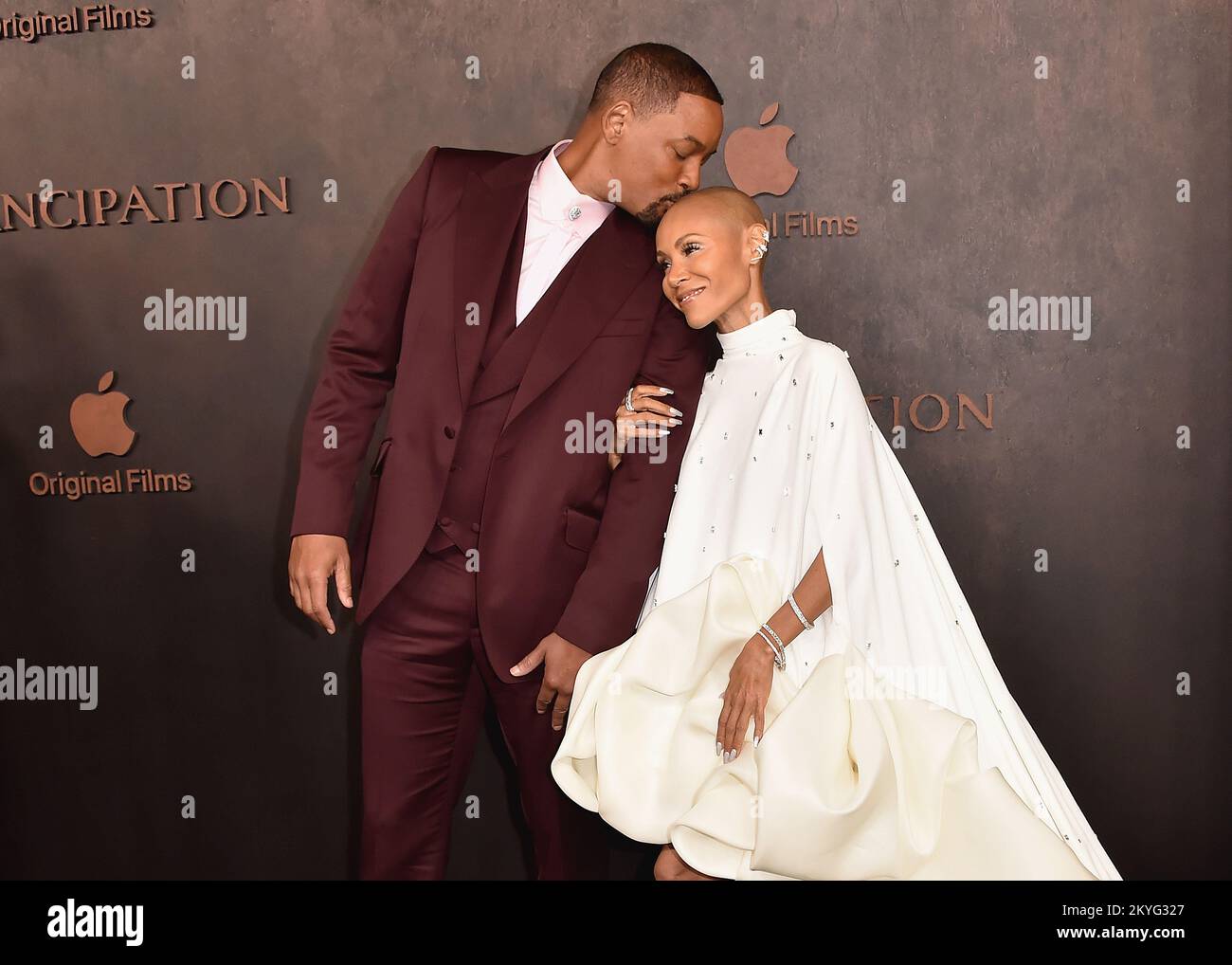 Will Smith and Jada Pinkett Smith walking the red carpet at the ...