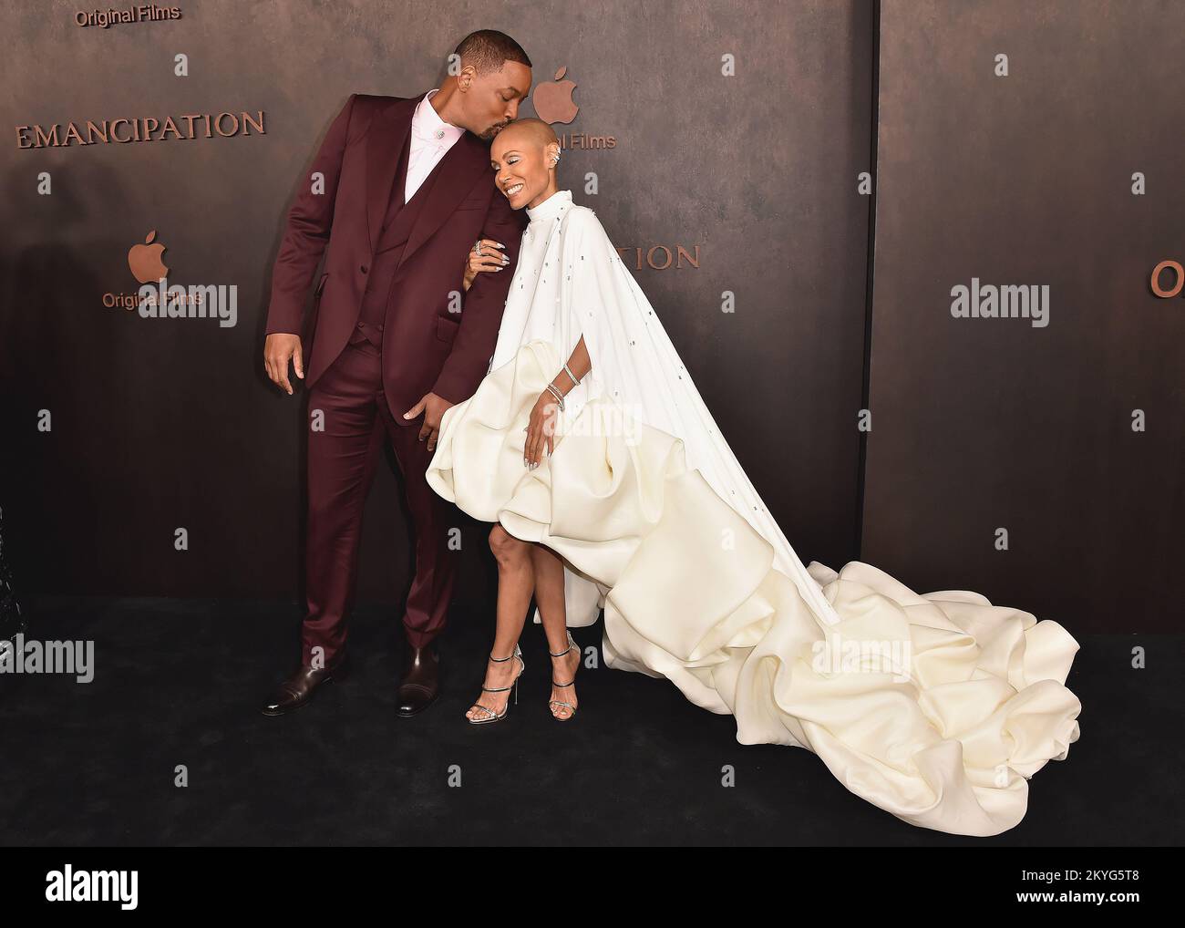 Will Smith and Jada Pinkett Smith walking the red carpet at the ...