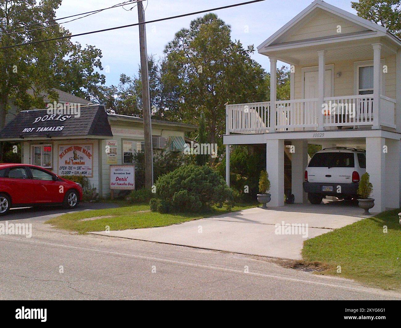 Hurricane katrina cottage hi-res stock photography and images - Alamy
