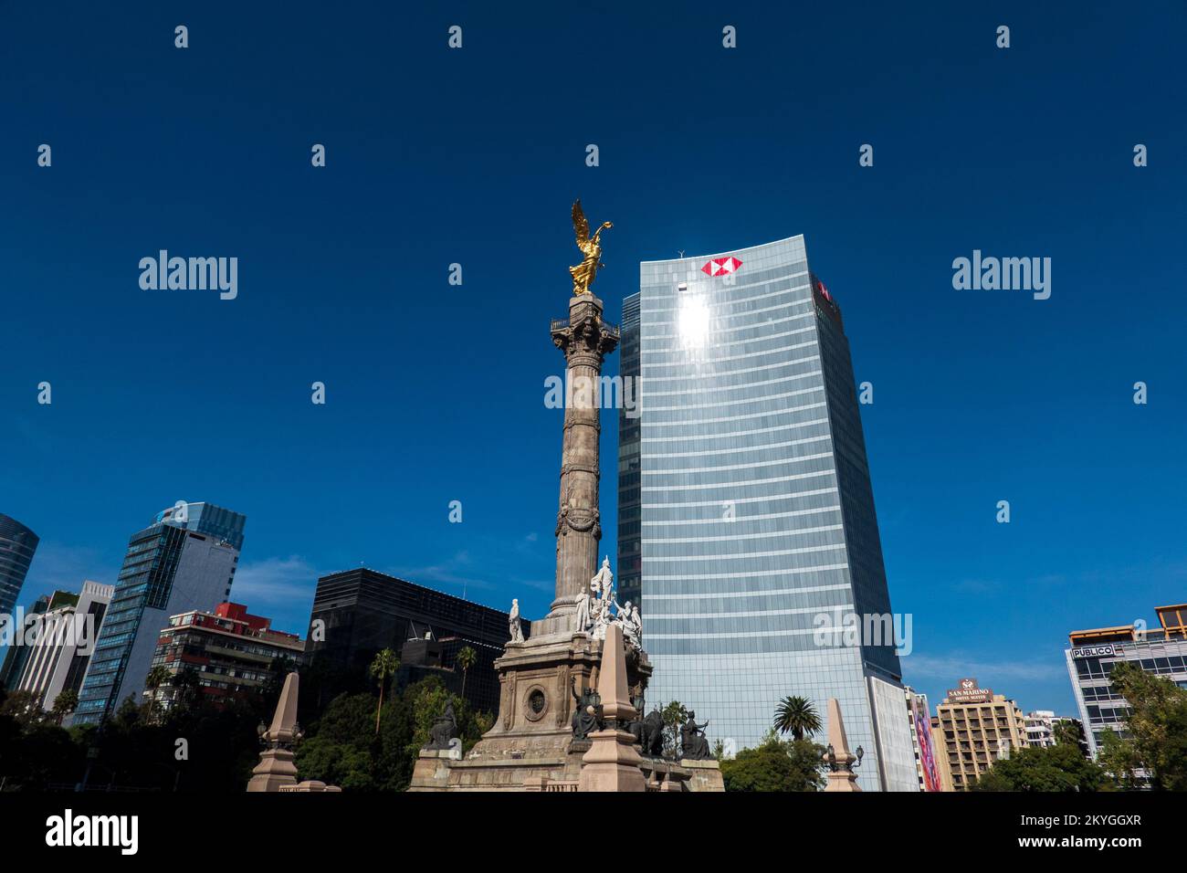 Hsbc tower hq city hi-res stock photography and images - Alamy