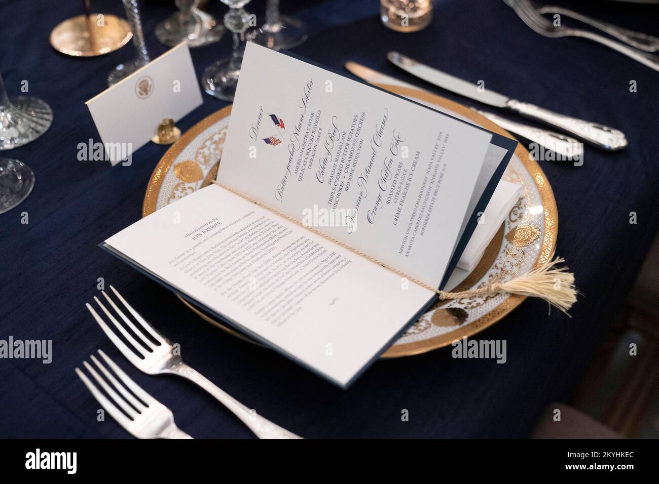 White house state dinner menu hi-res stock photography and images - Alamy