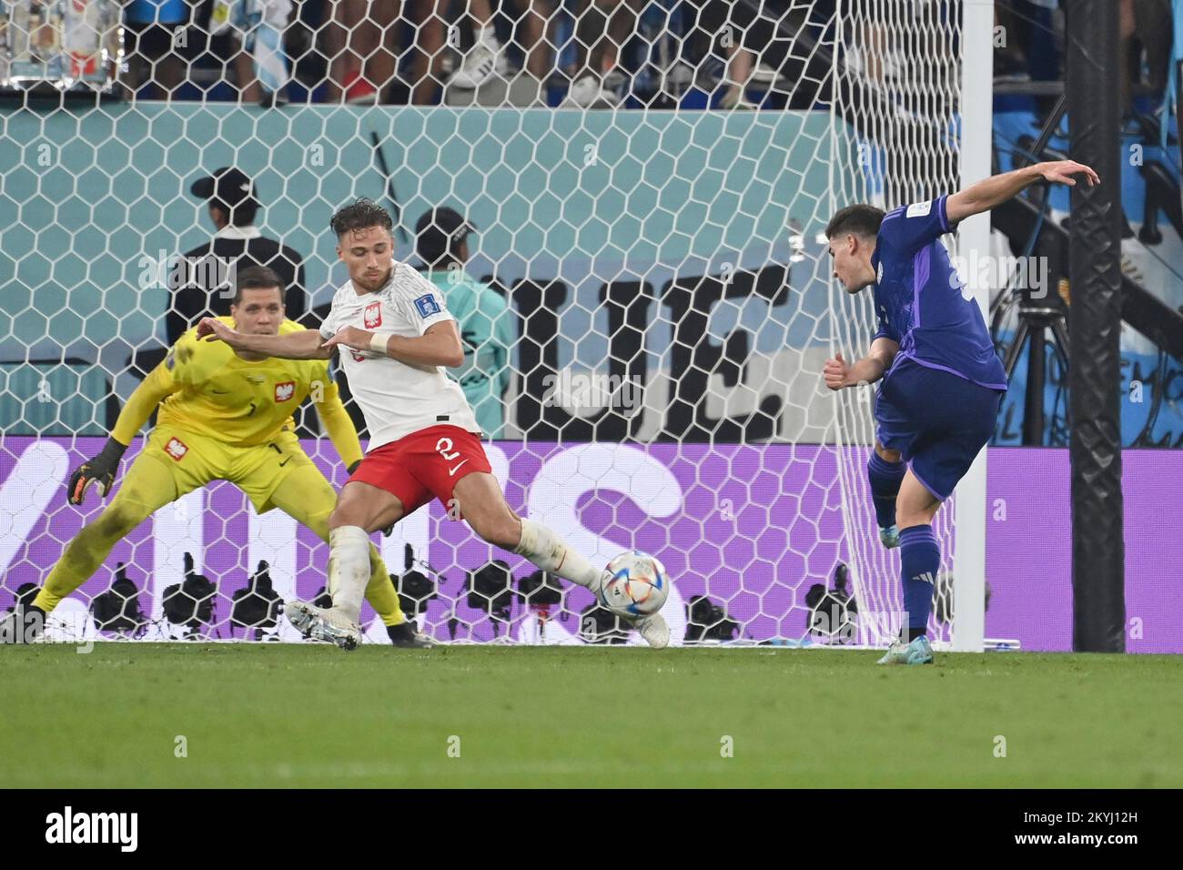 goalchance ALVAREZ Julian (ARG), action, shot.hi:CASH Matty (POL ...