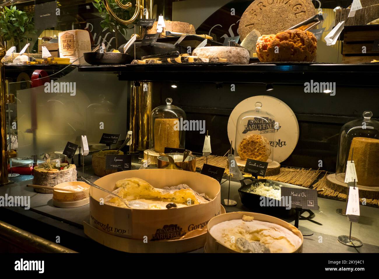 The largest cheese buffet in the world in France - The biggest ...