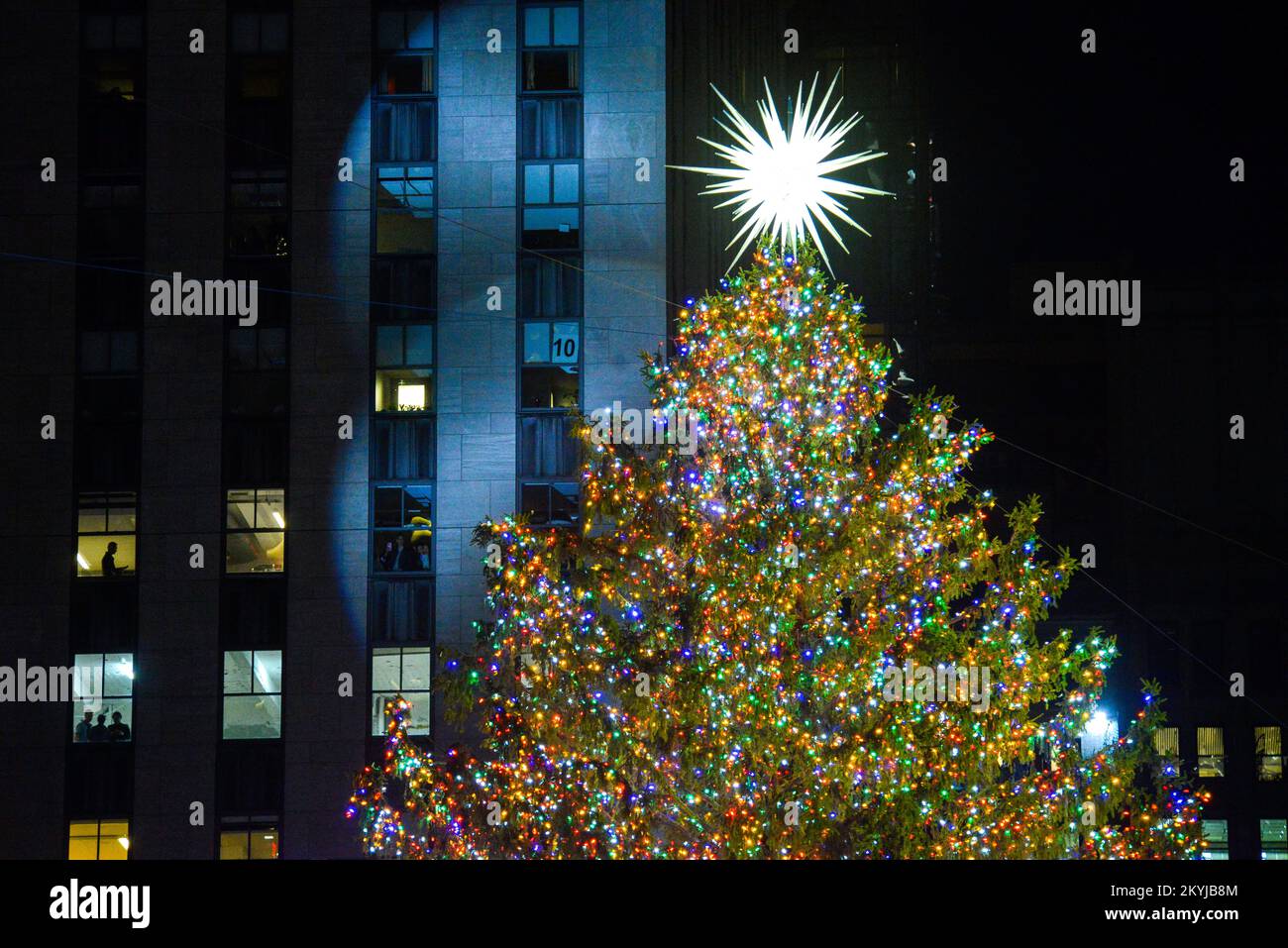 Rockefeller center new york 2022 tree hi-res stock photography and ...