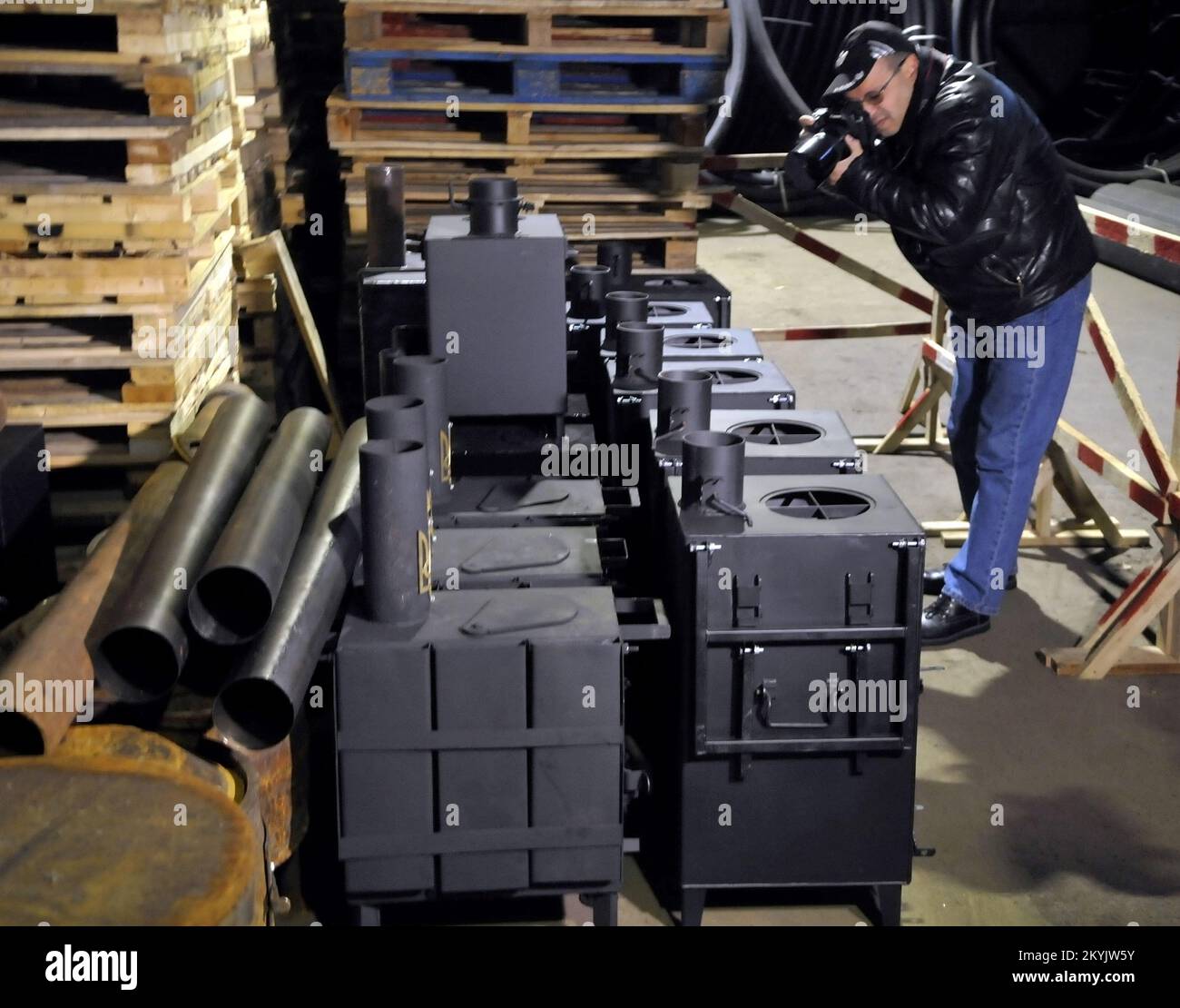 Russian stoves hi-res stock photography and images - Alamy
