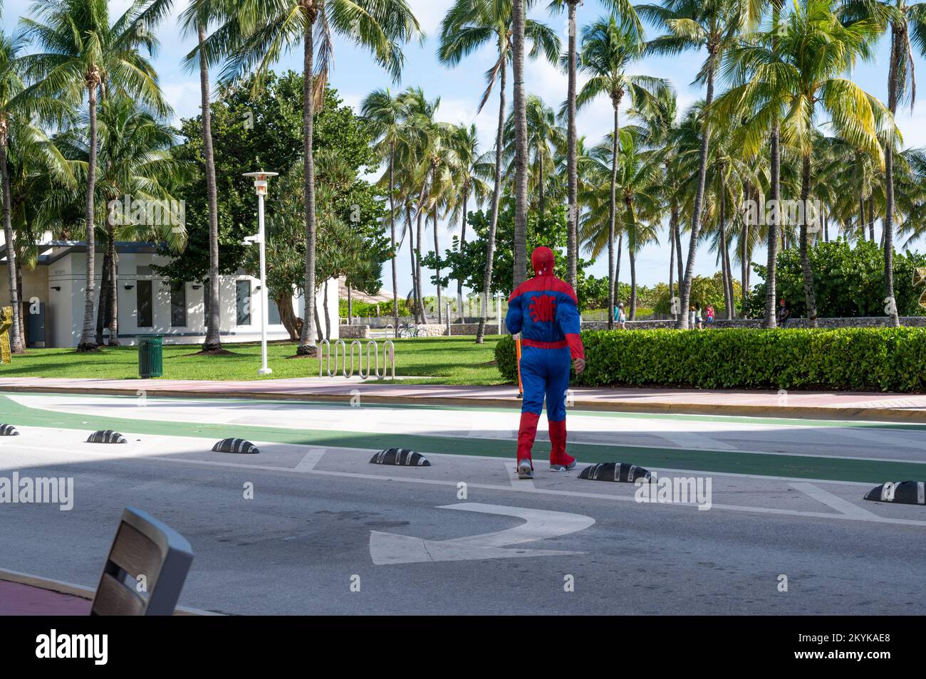 Spiderman on building hi-res stock photography and images - Alamy