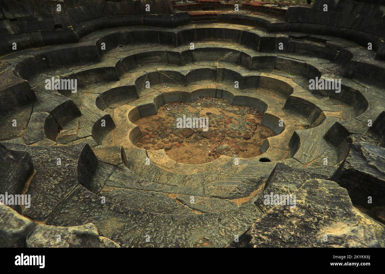 Polonnaruwa is the second kingdom of ancient Sri Lanka. King ...