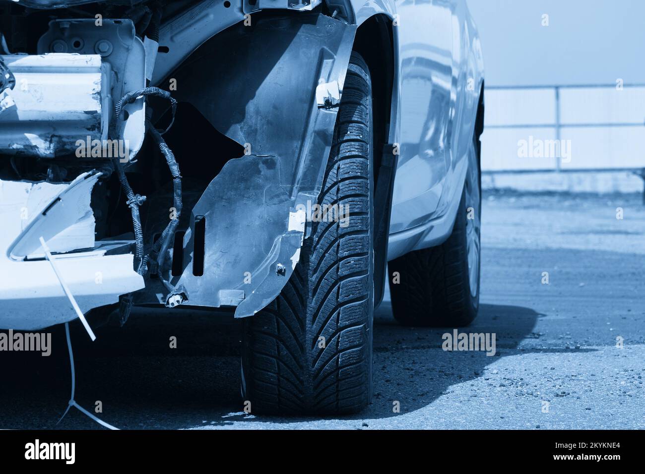 Car damaged back end hi-res stock photography and images - Alamy