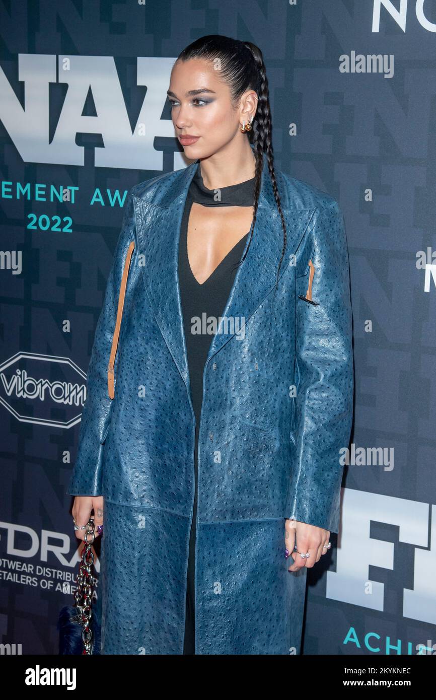 Dua lipa live 2022 hi-res stock photography and images - Alamy