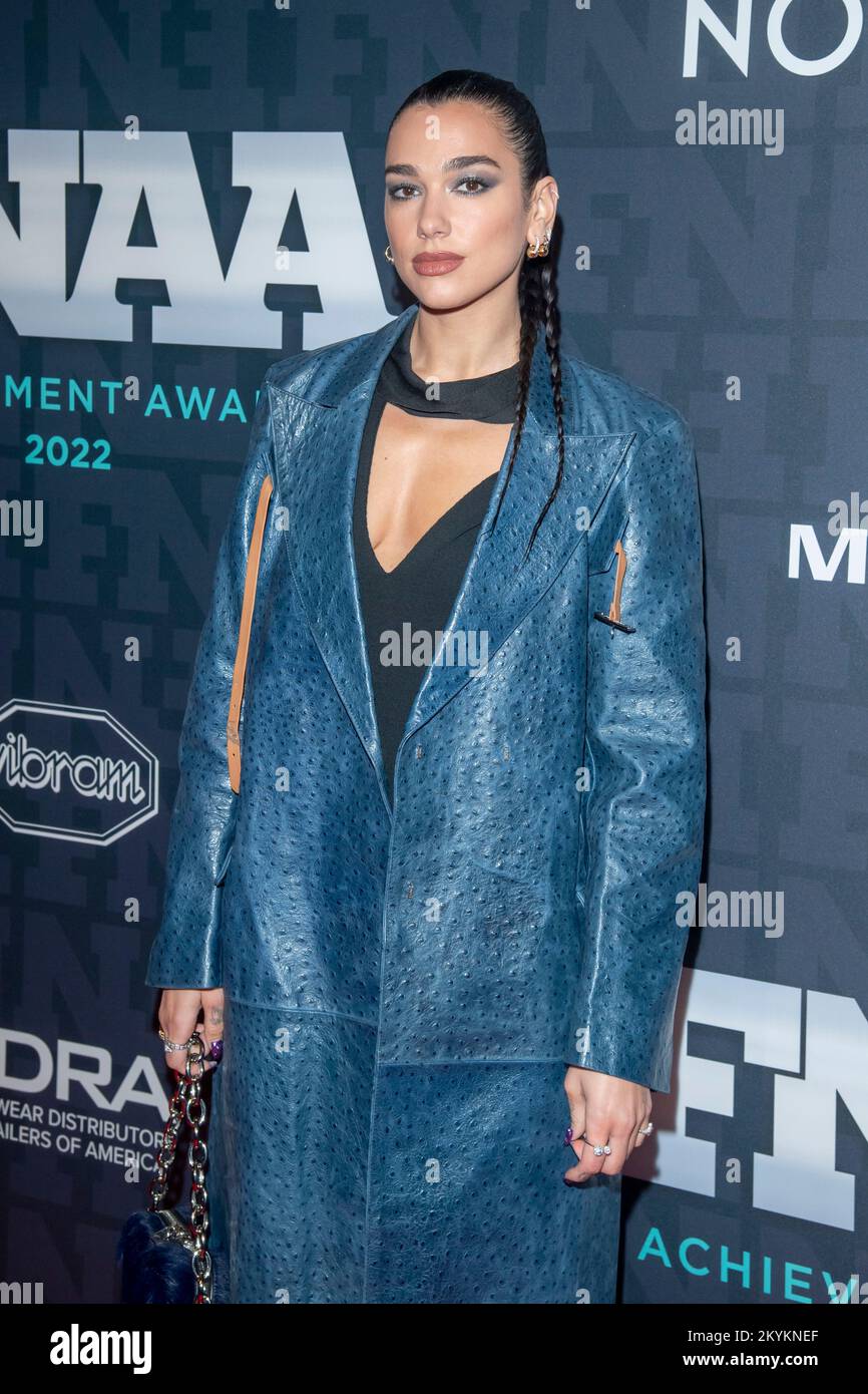 Dua lipa live 2022 hi-res stock photography and images - Alamy