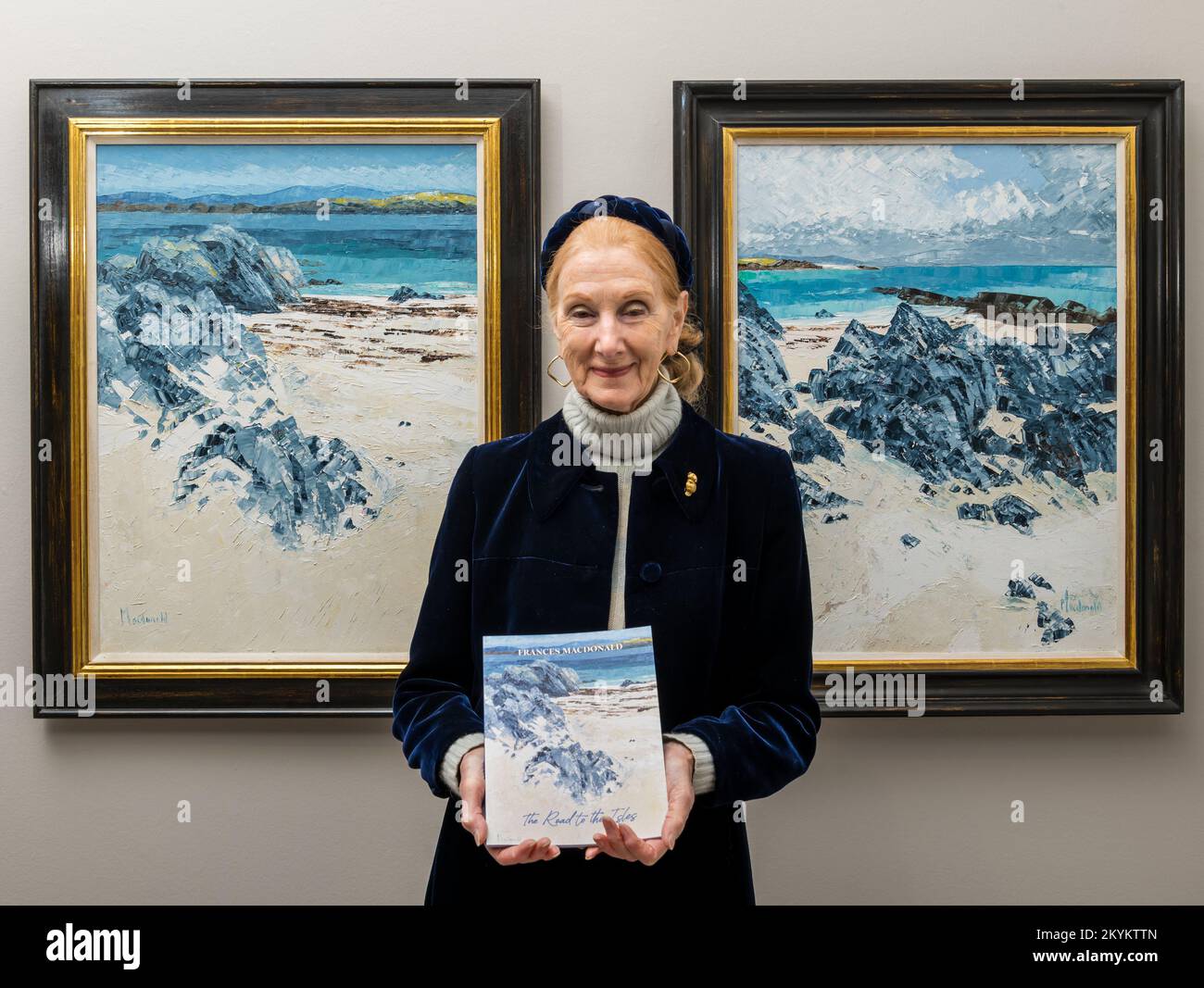 Gallery paintings catalog hi-res stock photography and images - Alamy