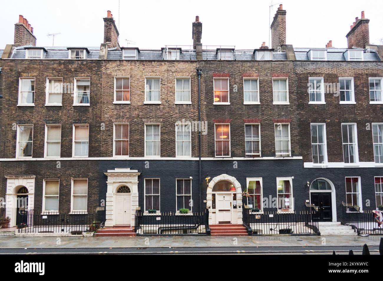 Typical Old London Street Stock Photo - Alamy