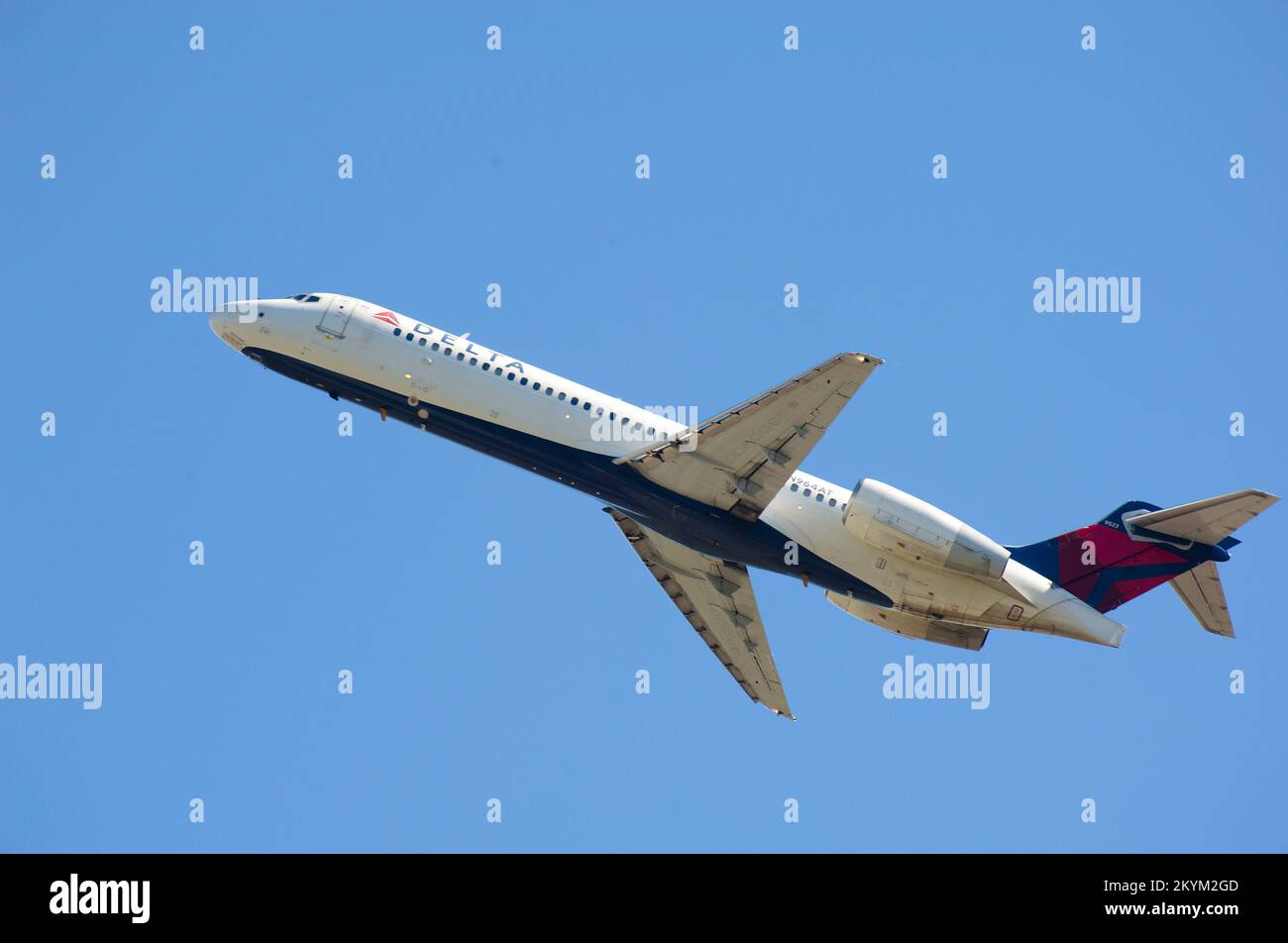 Boeing 717 jet taking off from Lexington Bluegrass Airport Stock Photo ...