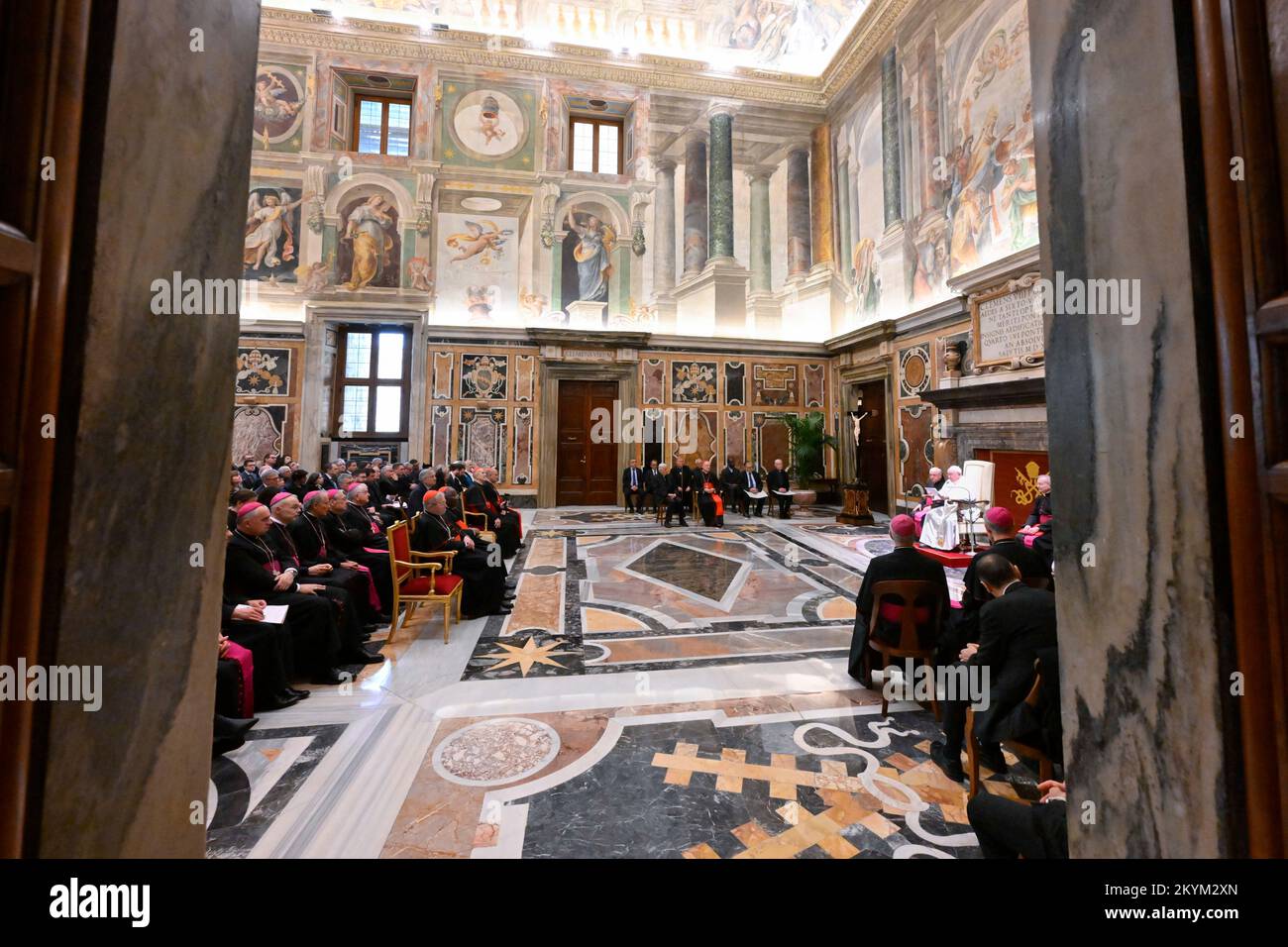 Vatican, Vatican. 01st Dec, 2022. Italy, Rome, Vatican, 22/12/01 Pope Francis receives in ...