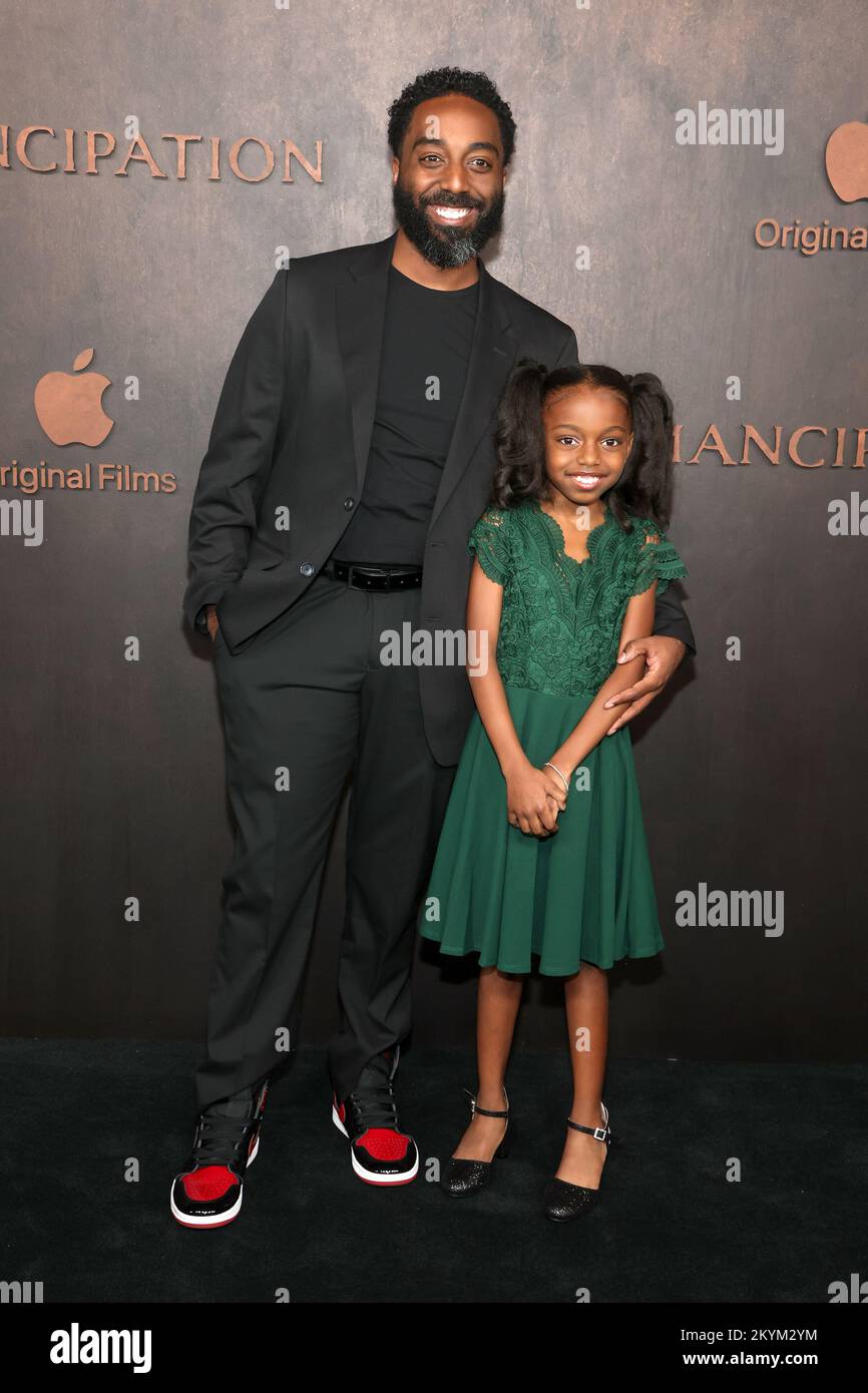 Los Angeles, California, USA. 30th Nov, 2022. Clyde Mcintosh, Jordyn ...