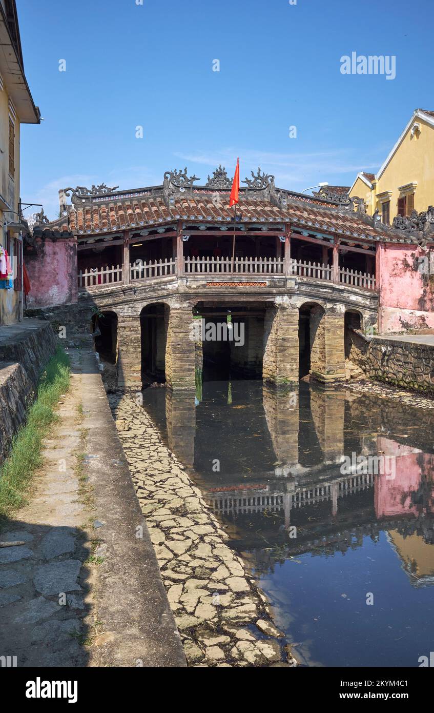 Chua Cau Temple Bridge (Japanese Covered Bridge) in the historic old ...