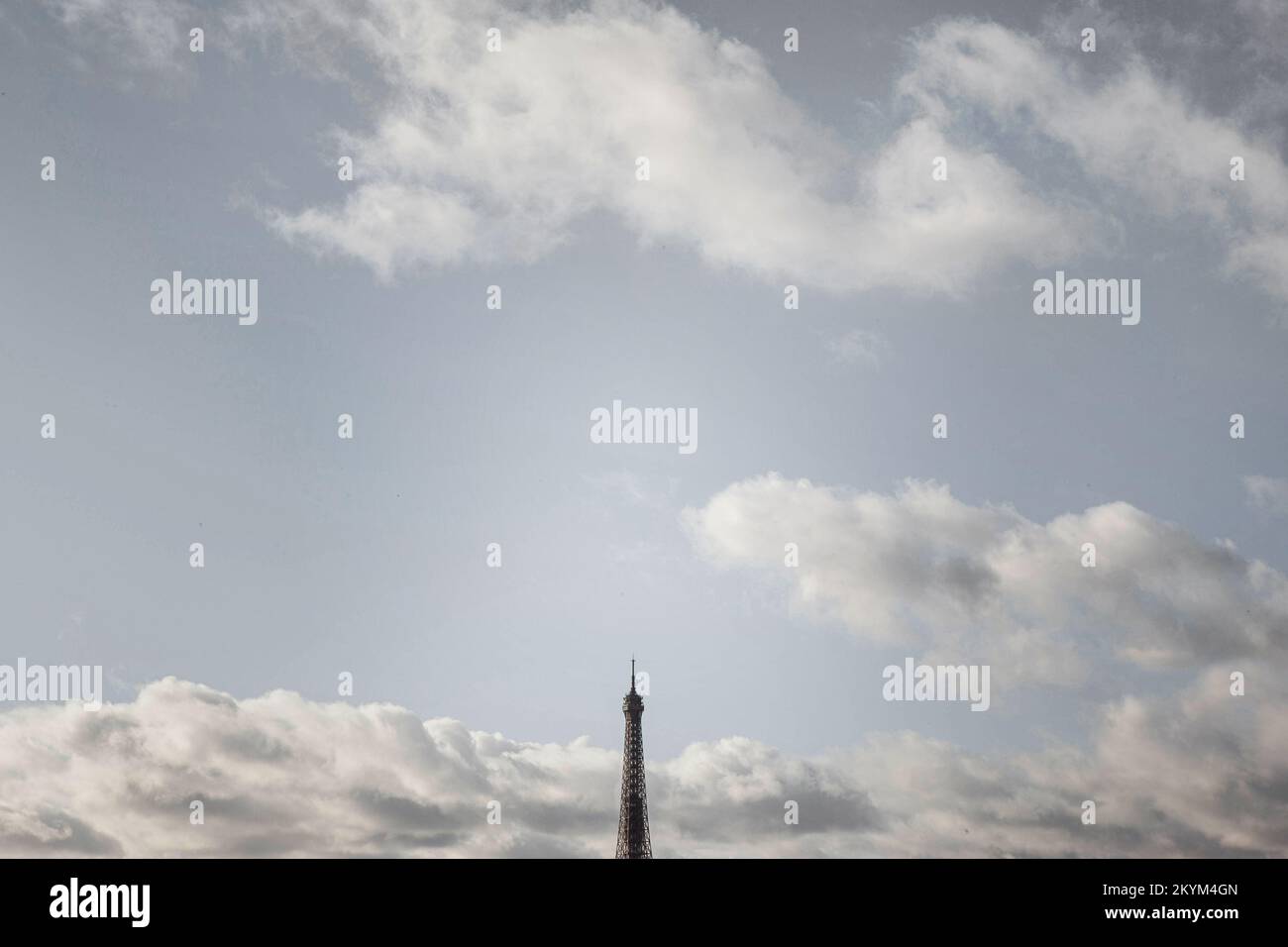 Sky tower height hi-res stock photography and images - Alamy