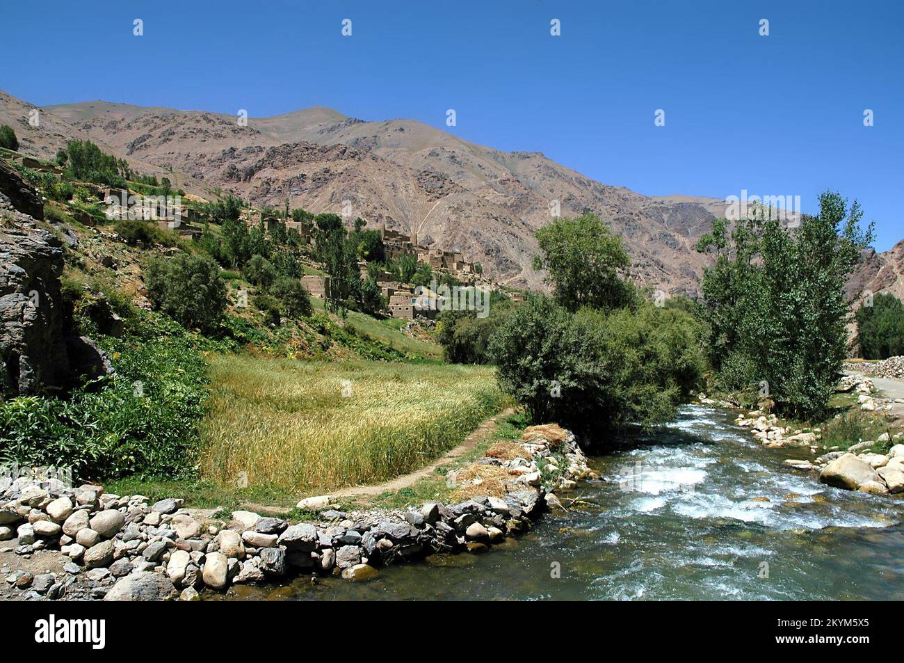 Afghan village hi-res stock photography and images - Alamy