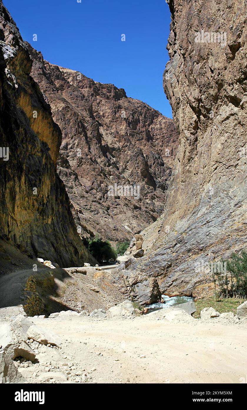 The road passes through a narrow, rocky gorge on the southern route ...