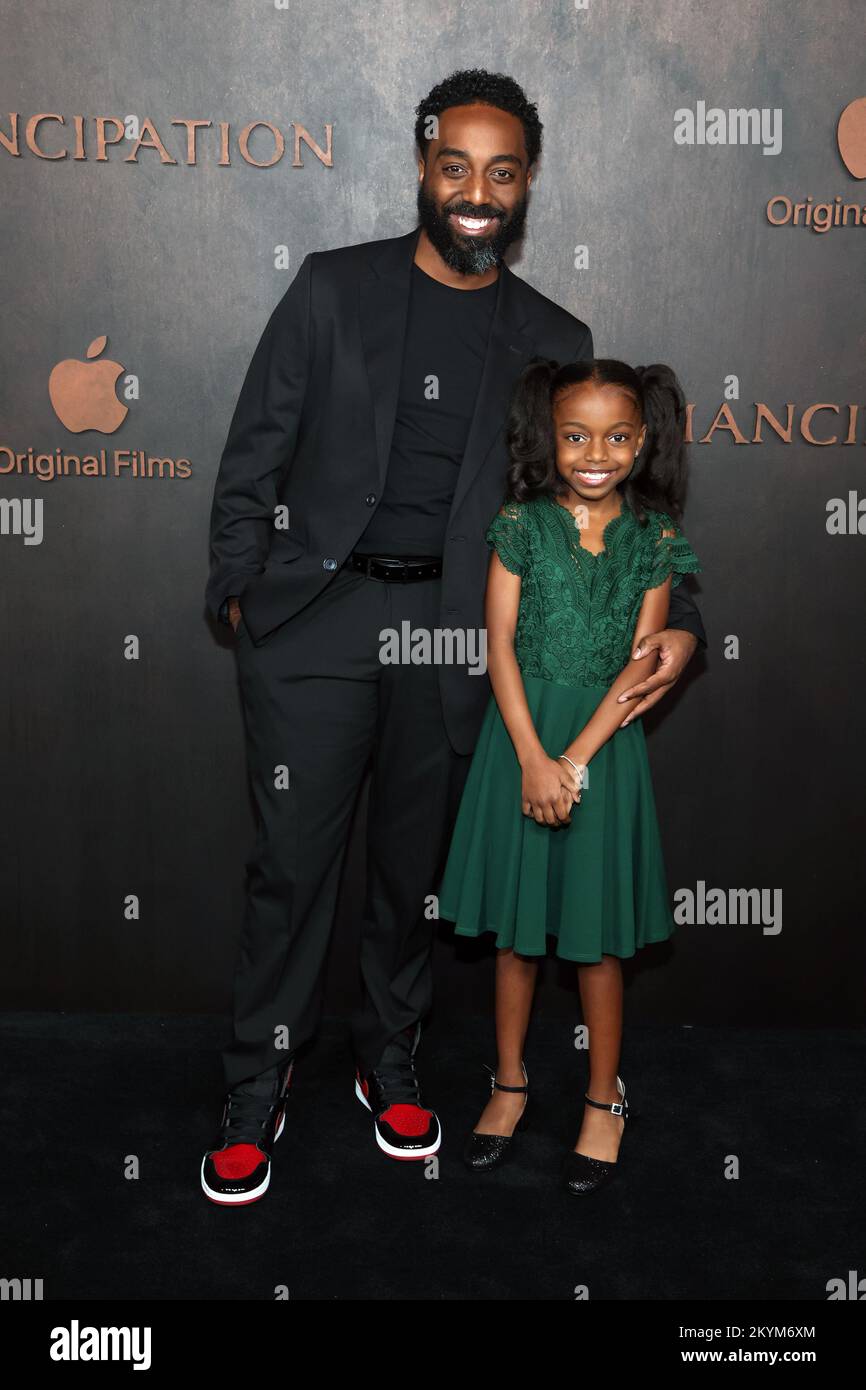 Los Angeles, Ca. 30th Nov, 2022. Clyde Mcintosh, Jordyn McIntosh at the ...