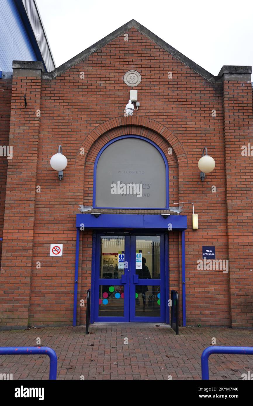 Entrance to Park Road Sports Centre. Toxteth Liverpool Stock Photo - Alamy