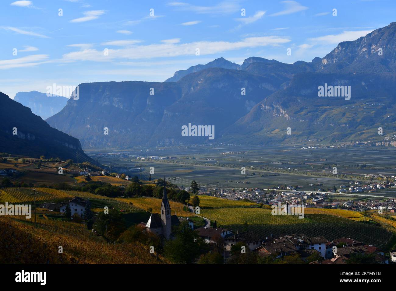 Weinberge in südtirol hi-res stock photography and images - Alamy