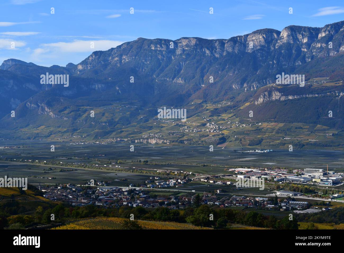 Weinberge in südtirol hi-res stock photography and images - Alamy