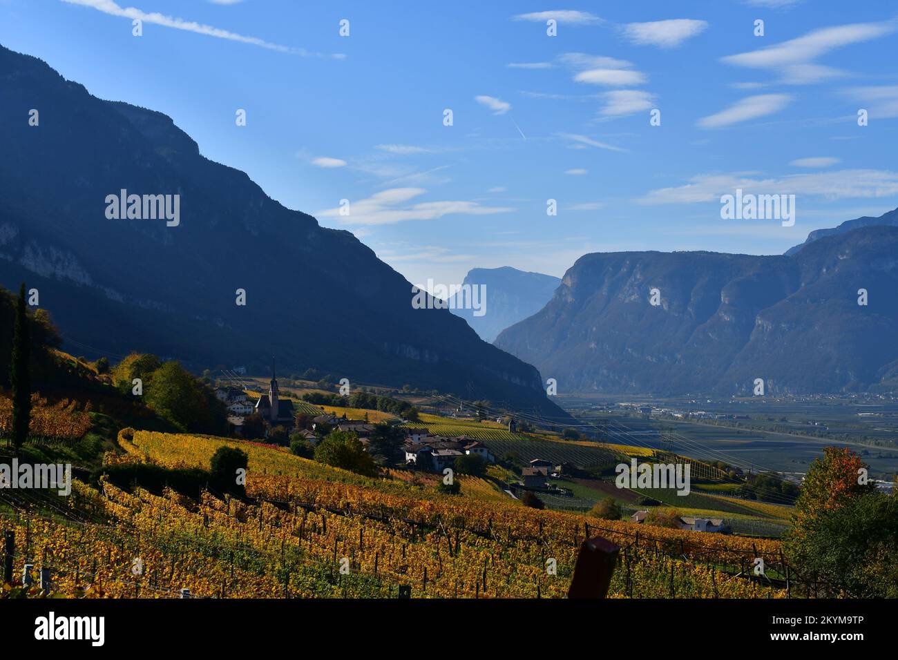 Weinberge in südtirol hi-res stock photography and images - Alamy