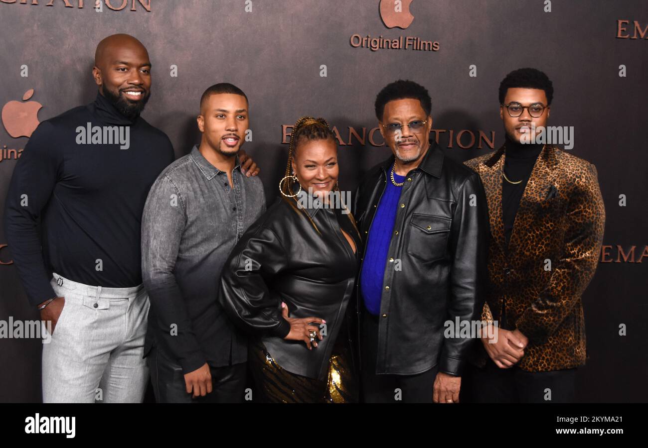 Los Angeles, California, USA 30th November 2022 (L-R) Elliott Cooper ...