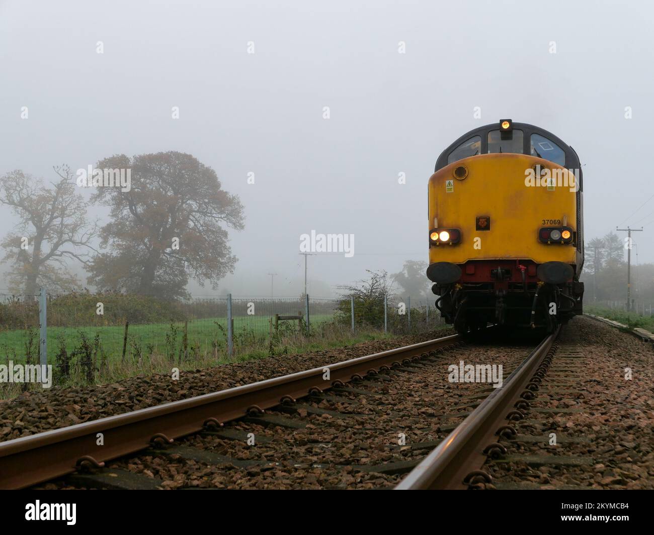 Class 37 locomotive hi-res stock photography and images - Alamy