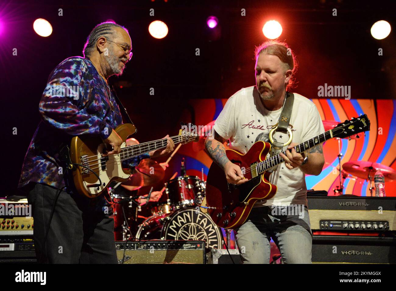Devon allman perform hi-res stock photography and images - Alamy