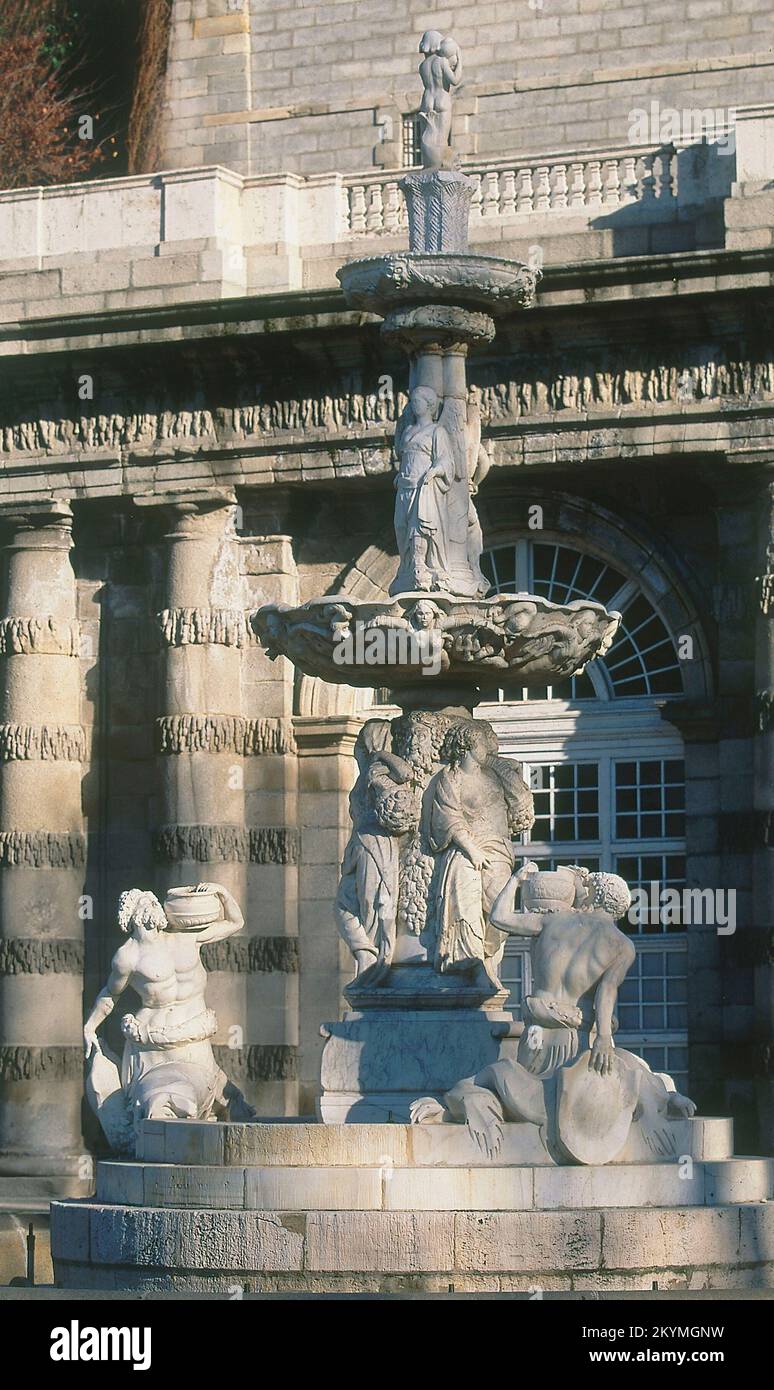 FUENTE DE LOS TRITONES - S XVII - FUENTE BARROCA SITUADA EN LOS ...