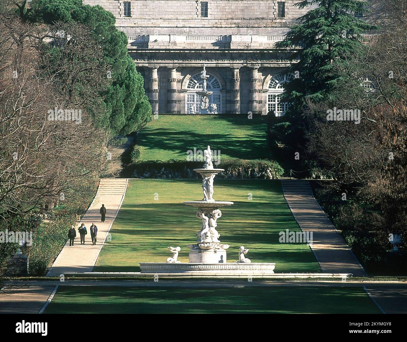FUENTE DE LAS CONCHAS EN LOS JARDINES DEL CAMPO DEL MORO - S XVIII ...