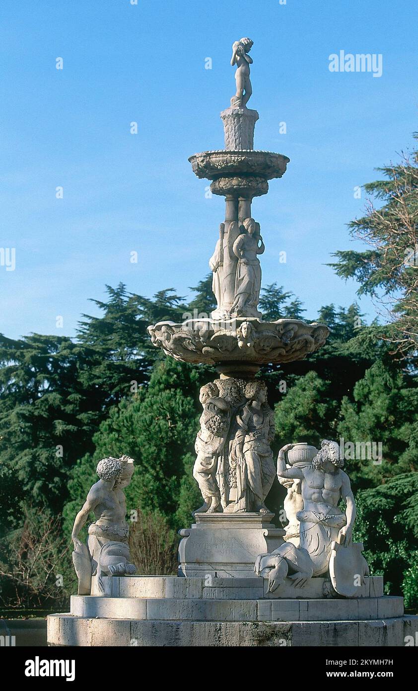 FUENTE DE LOS TRITONES - S XVII - FUENTE BARROCA SITUADA EN LOS ...