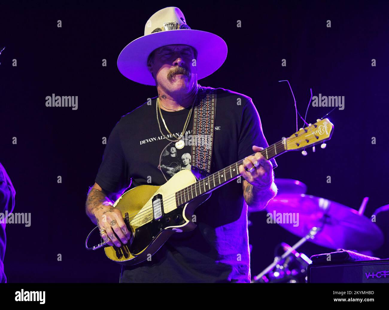 Pompano Beach FL, USA. 29th Nov, 2022. Donavon Frankenreiter performs ...