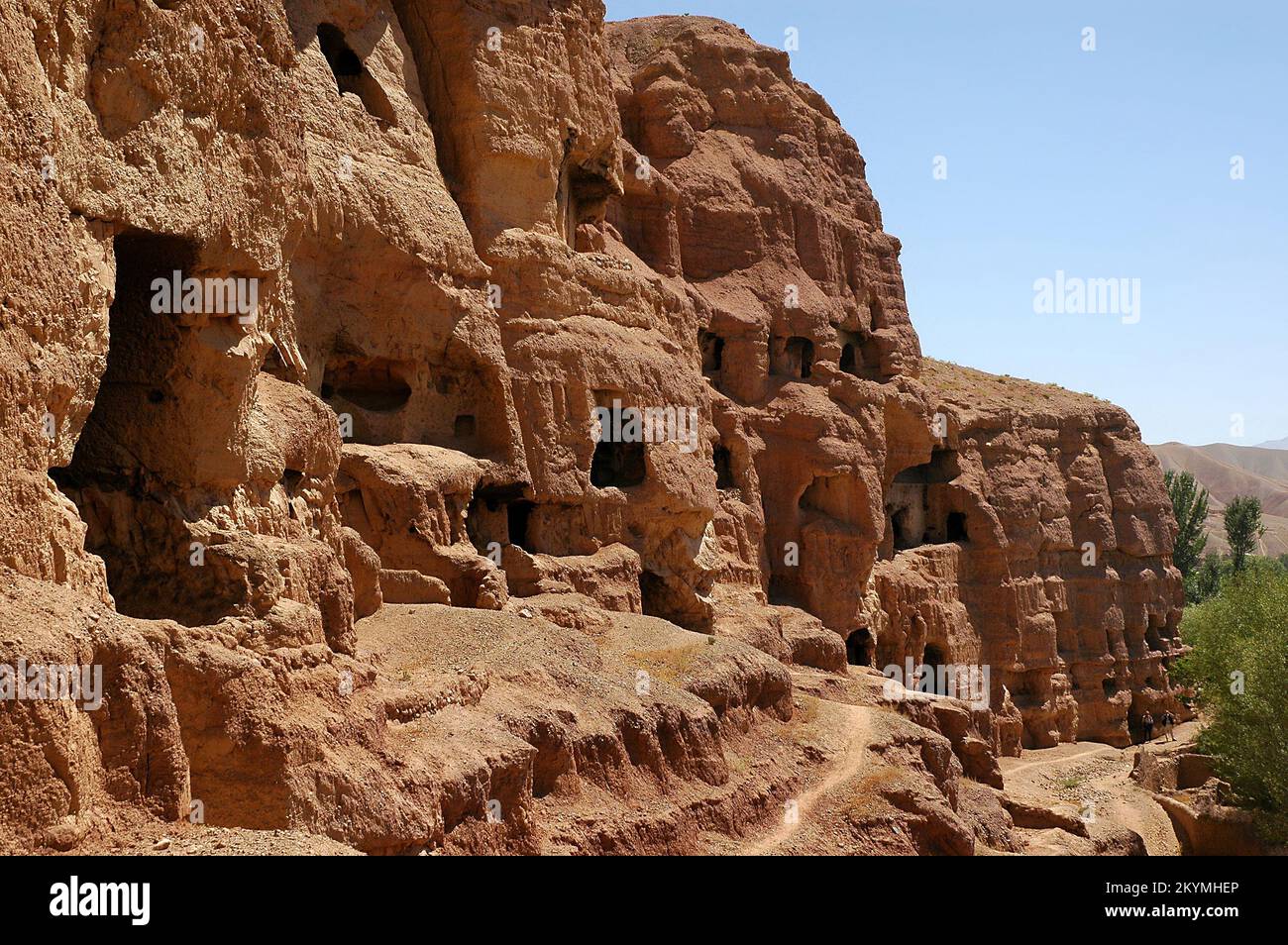 Afghanistan bamiyan rock carved buddha hi-res stock photography and ...