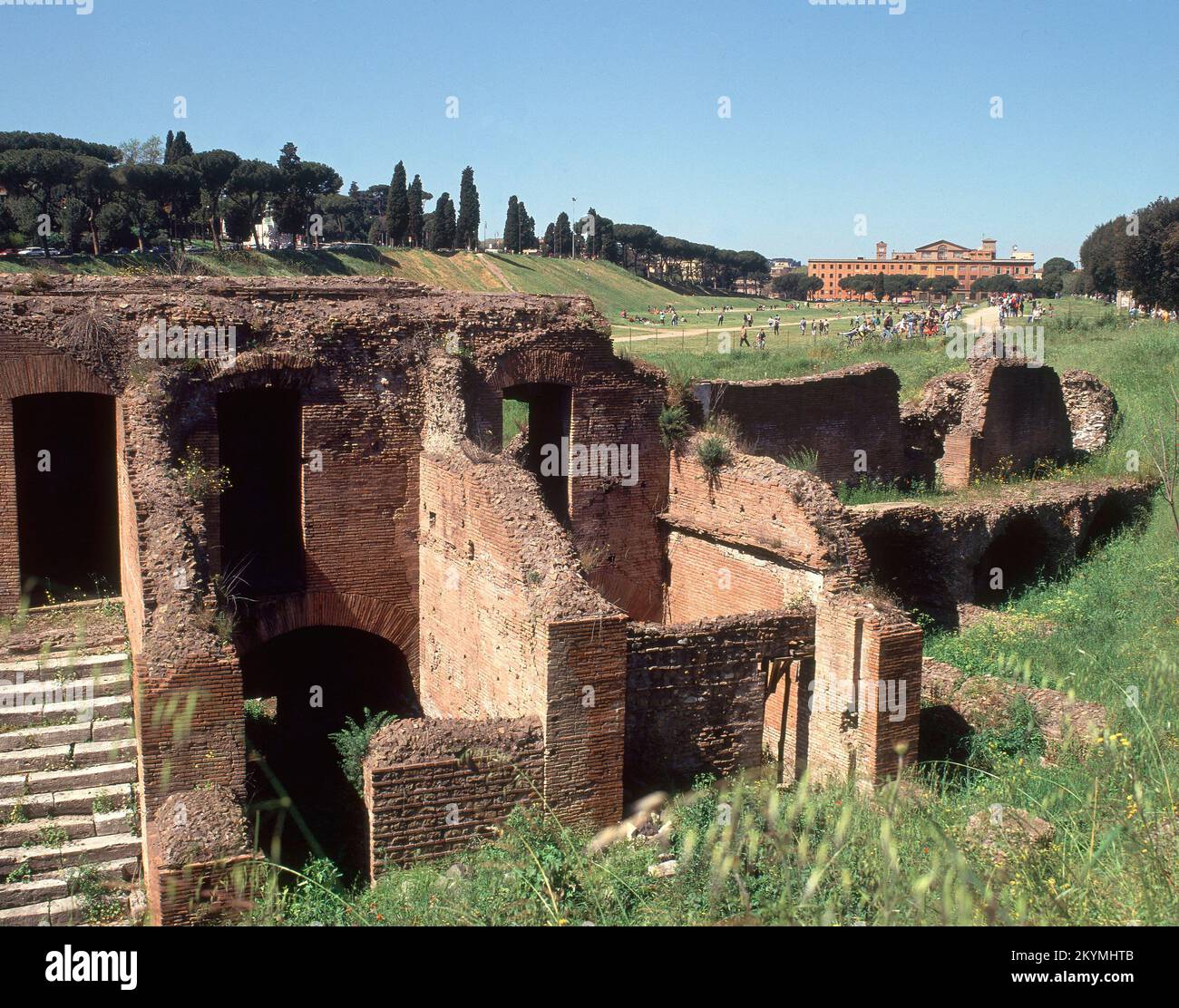 RESTOS DE RUINAS-60 M DE LARGO,CON CABIDA PARA 300000 PERSONAS - FOTO ...