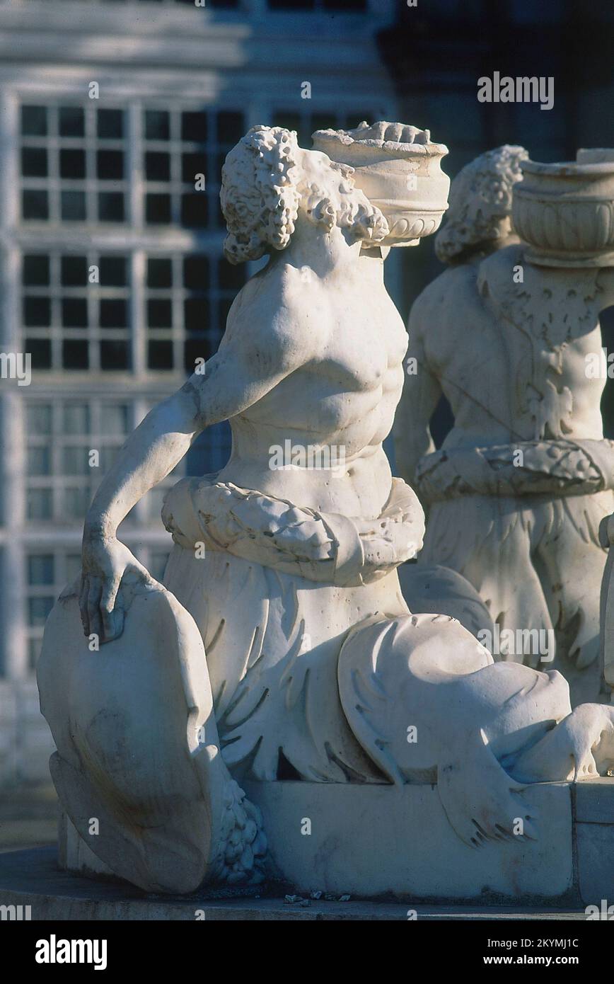 FUENTE DE LOS TRITONES - S XVII - FUENTE BARROCA SITUADA EN LOS ...