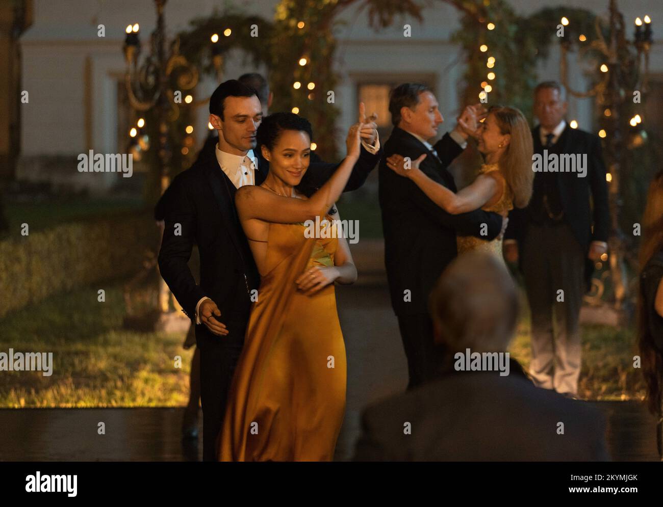 Thomas Doherty and Nathalie Emmanuel in Screen Gems in "The Invitation ...