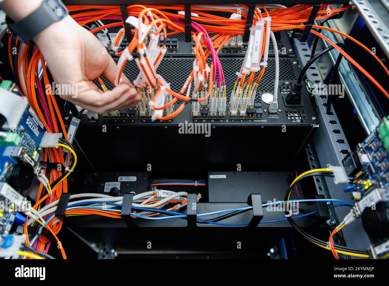 01 December 2022, Bavaria, Nuremberg: In the real-time laboratory at ...