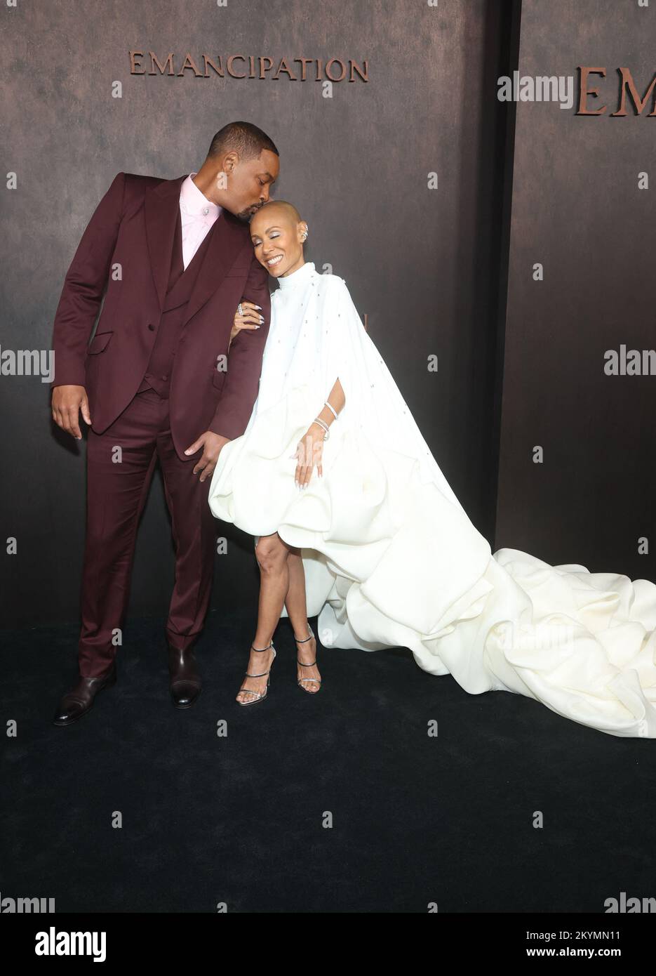 Will Smith and Jada Pinkett Smith at premiere of Apple Original Films ...
