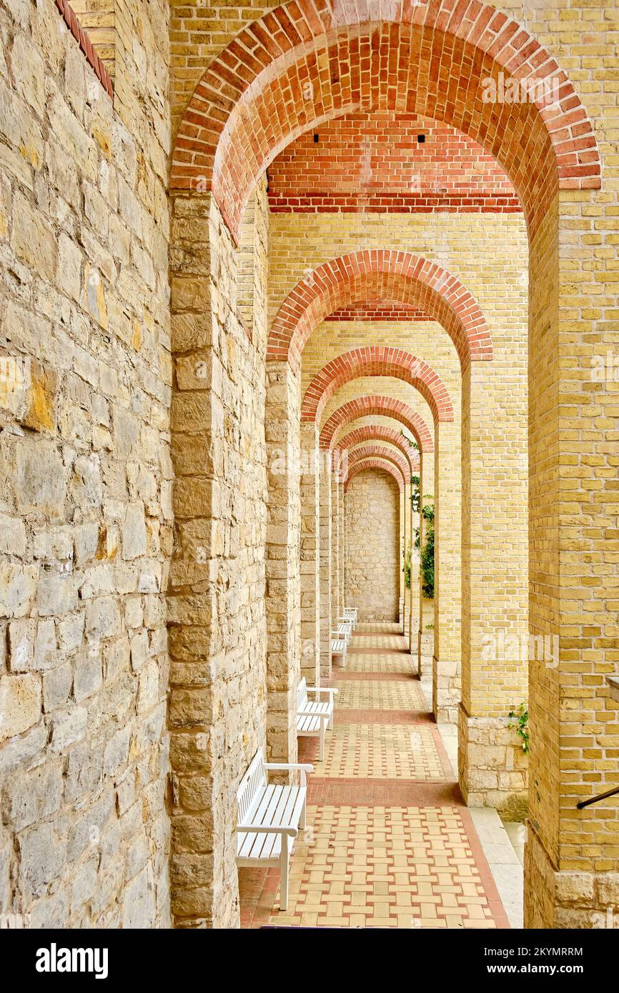 Longitudinal arch hi-res stock photography and images - Alamy