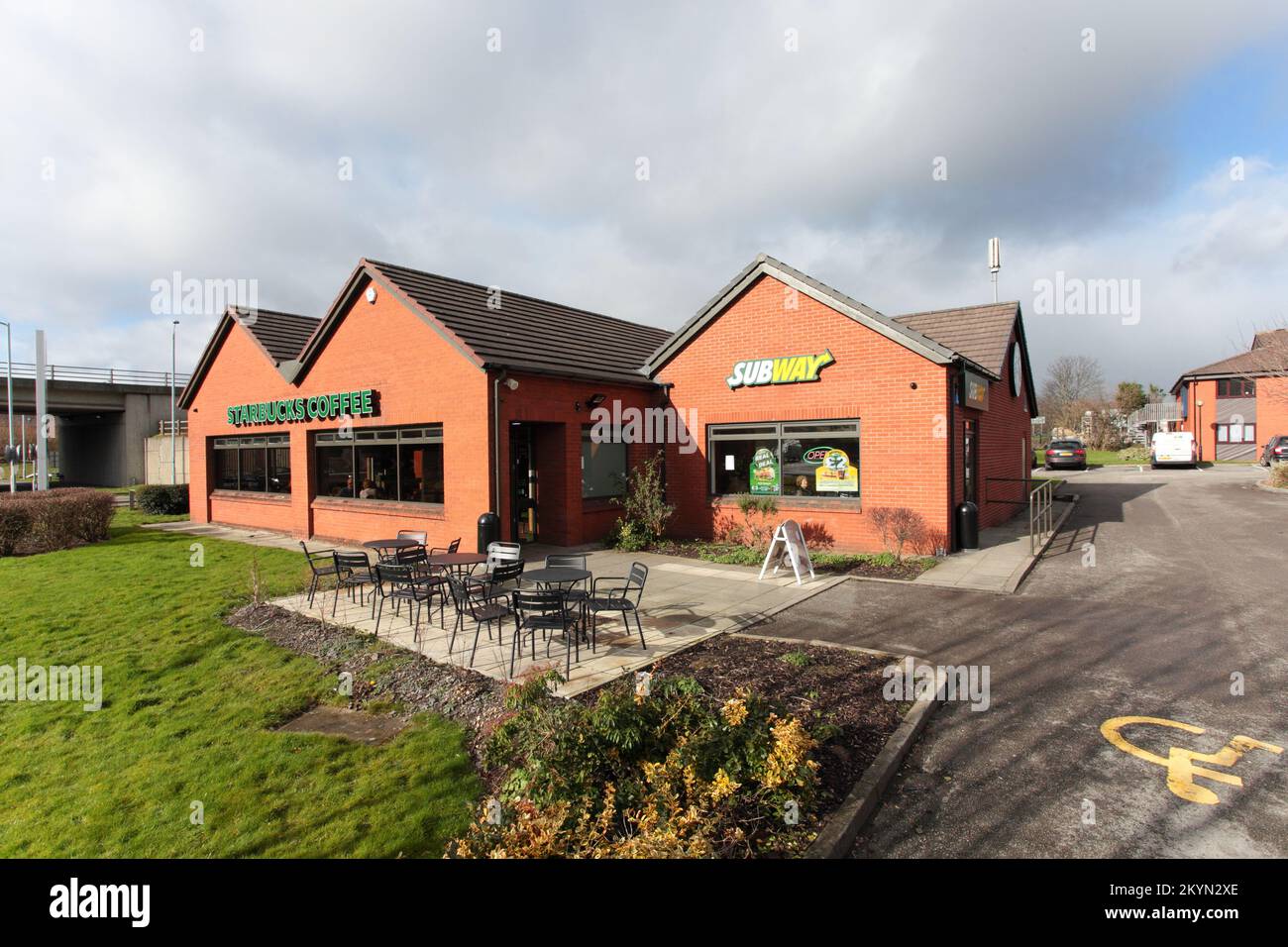 Travelodge & Starbucks, Wrexham Bypass Stock Photo - Alamy