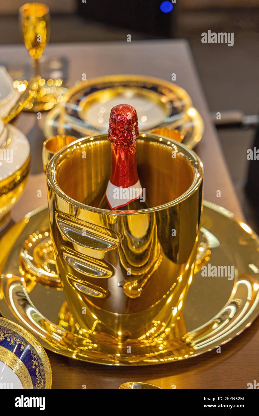 Drink chiller hi-res stock photography and images - Alamy