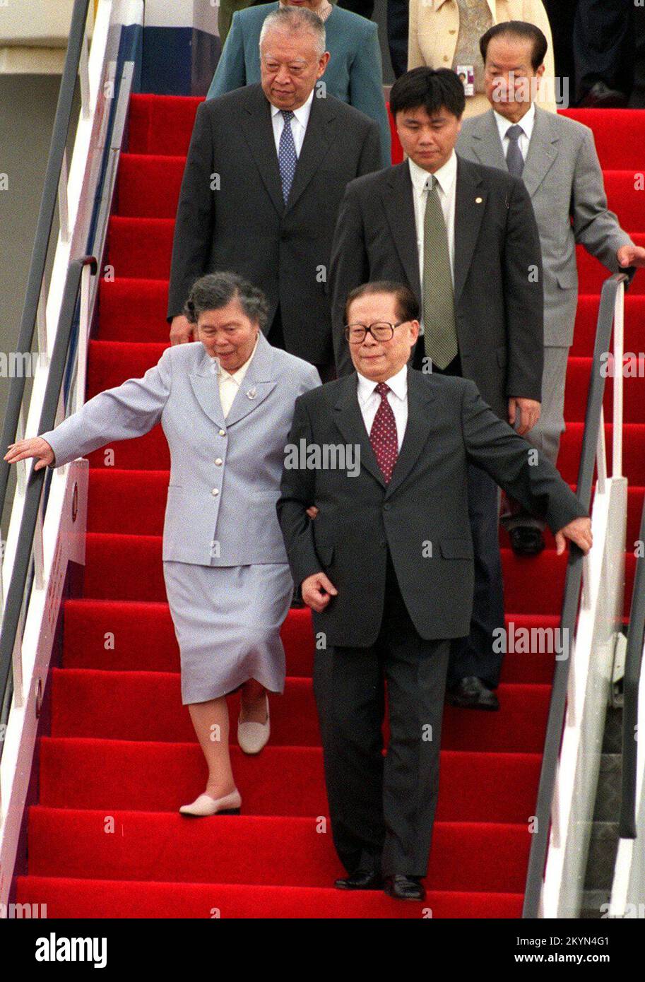 Chinese President Jiang Zemin and his wife Chinese First Lady Wang ...