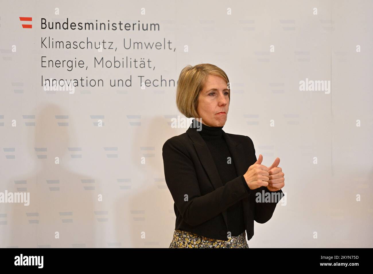 2022 sign hi-res stock photography and images - Alamy