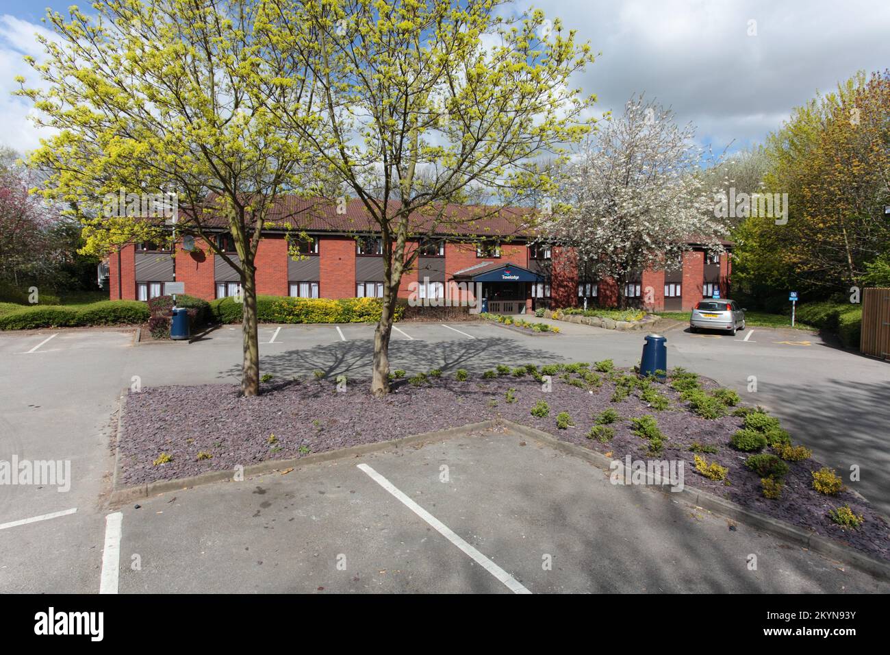 Starbucks & Travelodge Roadside services, Worksop Stock Photo - Alamy