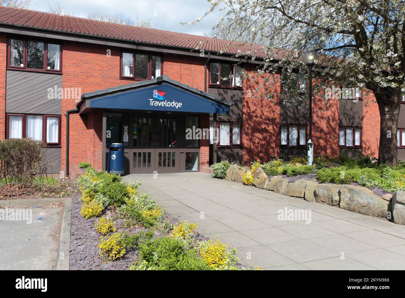Starbucks & Travelodge Roadside services, Worksop Stock Photo - Alamy